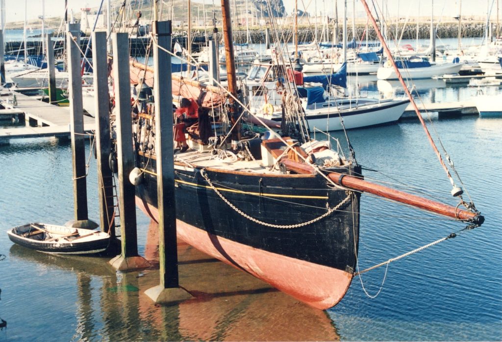 Pilot Cutters under Sail - Tom Cunliffe